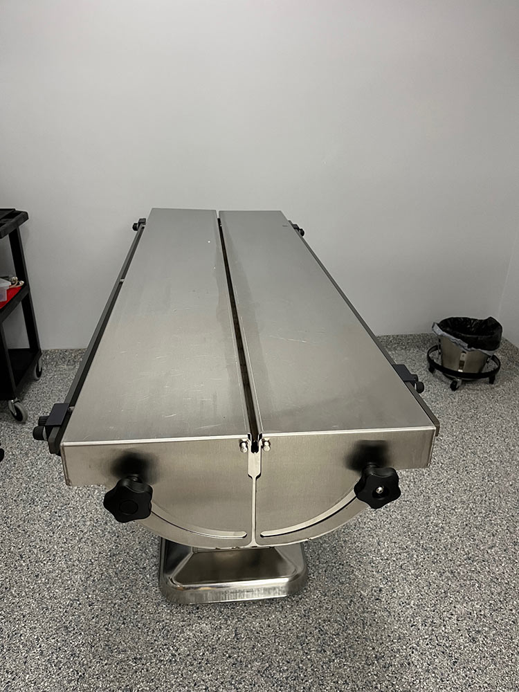 Ken-Kage V-Top Heated Hydraulic Surgical Table | VEEN America ...