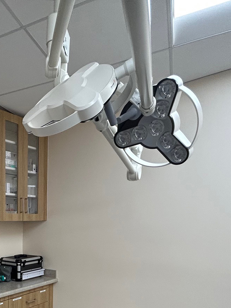 Waldmann Triango Dual LED Procedure Light | VEEN America - Veterinary Equipment Exchange Network