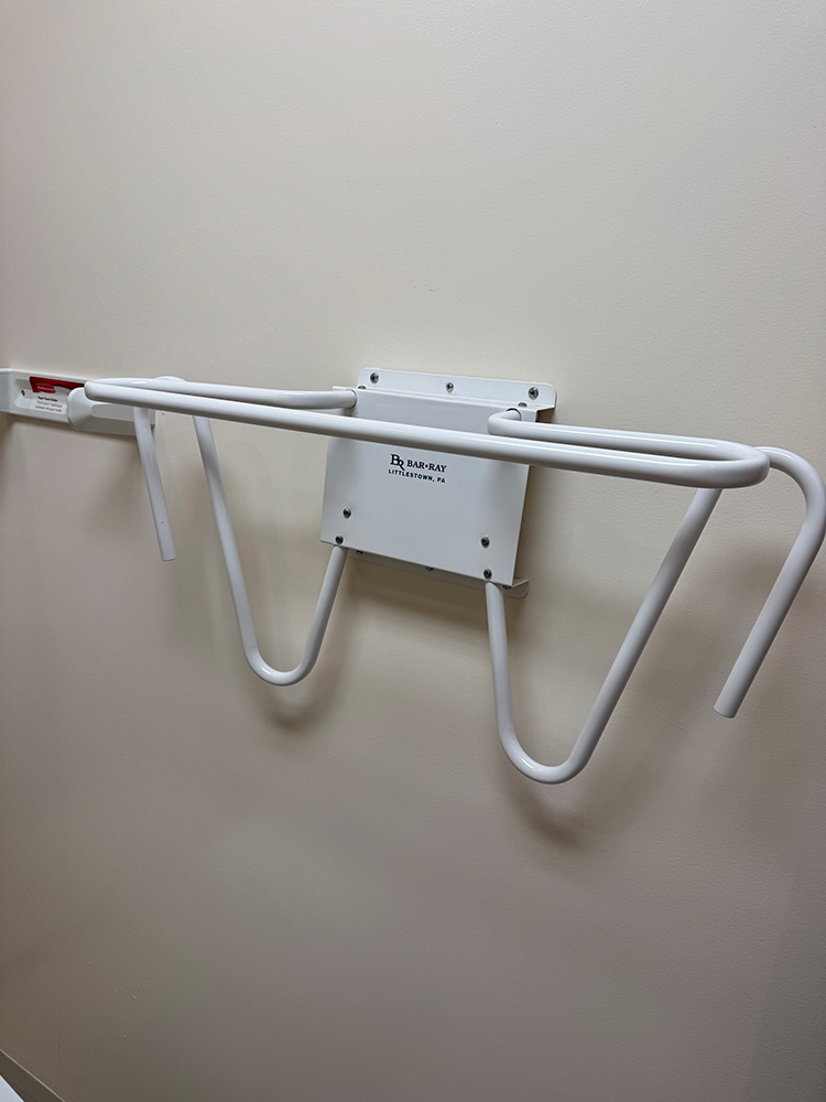 Bar-Ray X-Ray Apron and Glove Rack | VEEN America - Veterinary ...